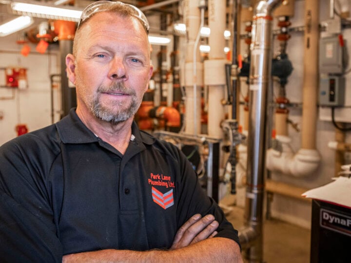 Plumbing Ads: 11 Ideas for Attracting Customers [With Examples]