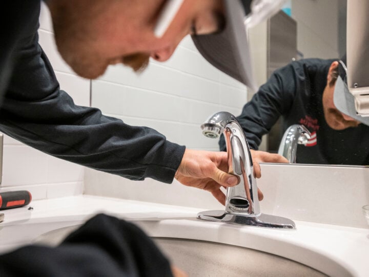 Plumbing Business Cards: 10 Ideas, Examples + Templates