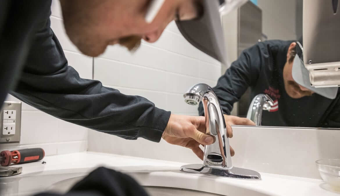 Handyman vs Contractor: What's the Difference?